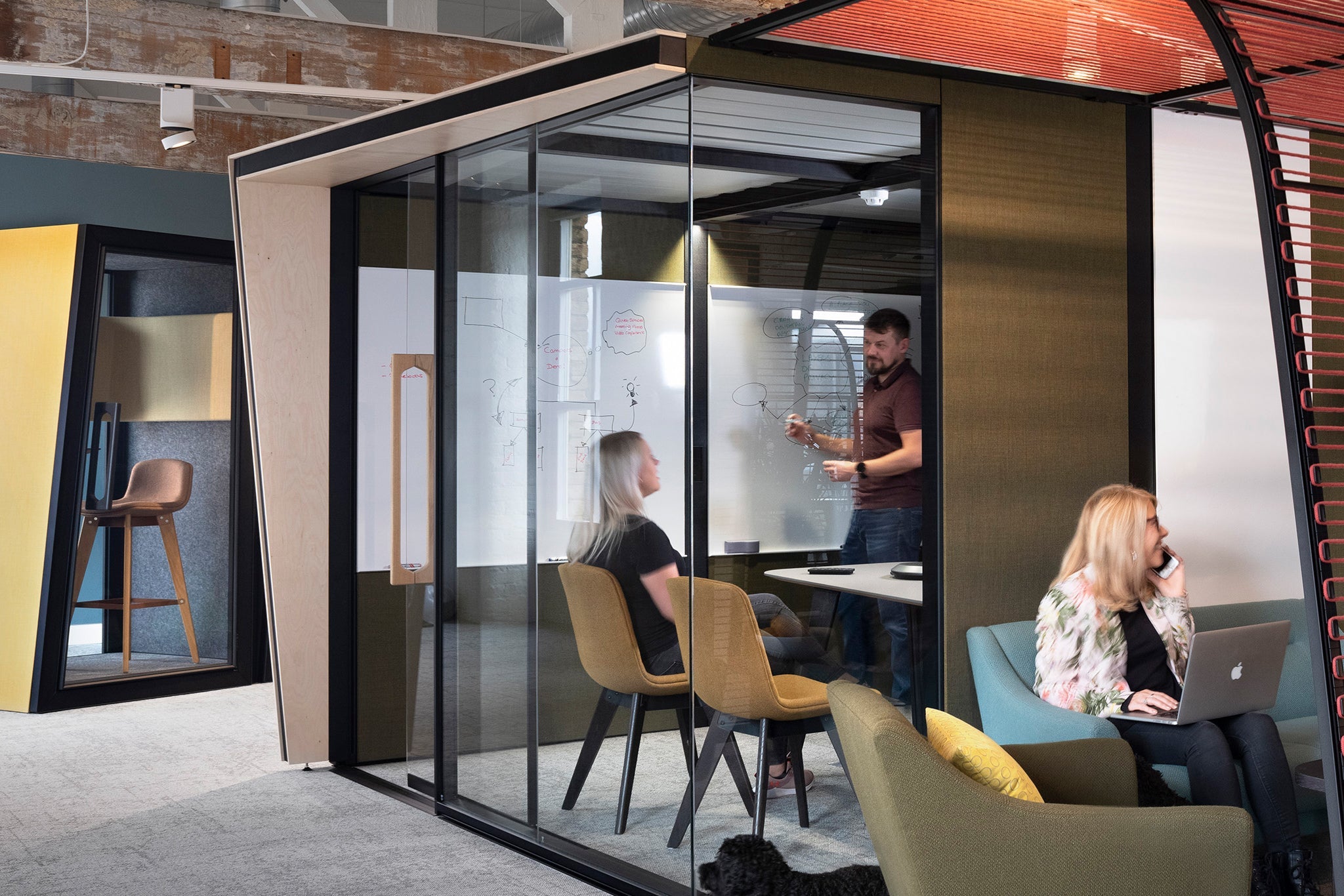 6 Person-Pods for Meetings and Collaboration – Furnify